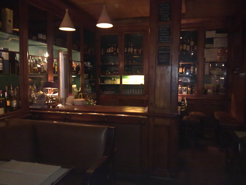 Snob Bar | NewsMuseum